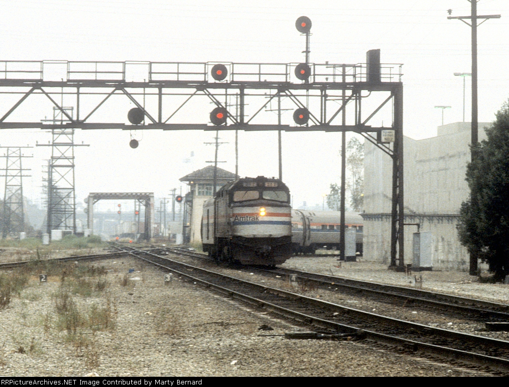 AMTK 252, Tr. 571, A San Diegan at LAUPT